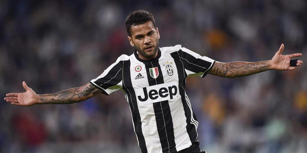 Daniel Alves Kecewa dengan Barcelona - BERNAS.id